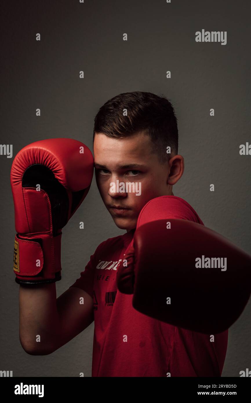 Teenage boxer athlete training hi-res stock photography and images - Alamy
