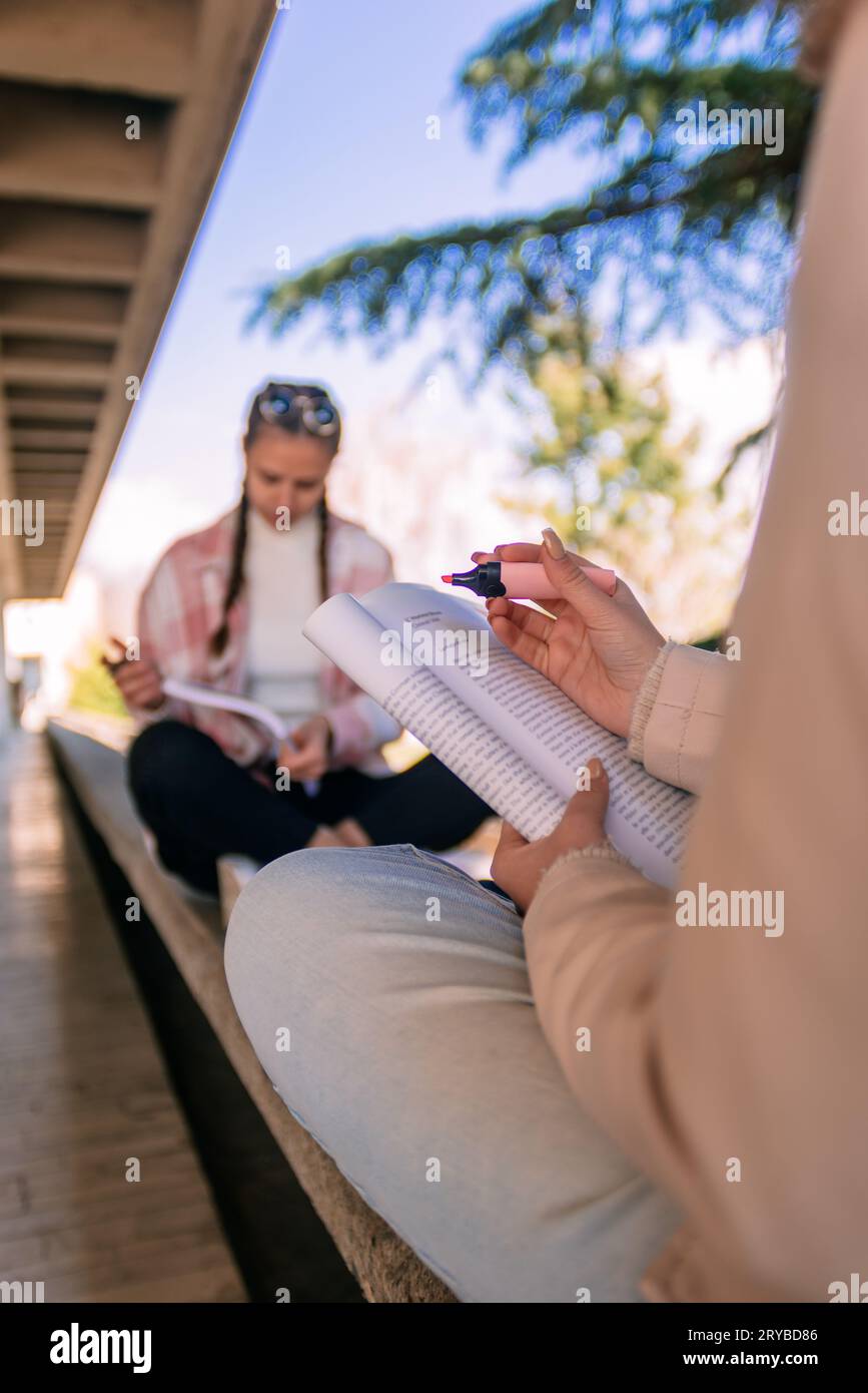 Girl underlining hi-res stock photography and images - Alamy