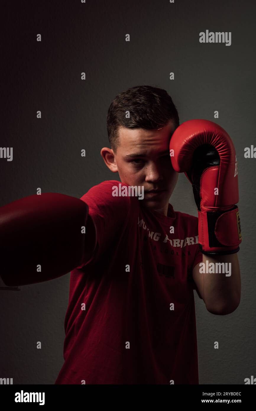 Teenage boxer athlete training hi-res stock photography and images - Alamy