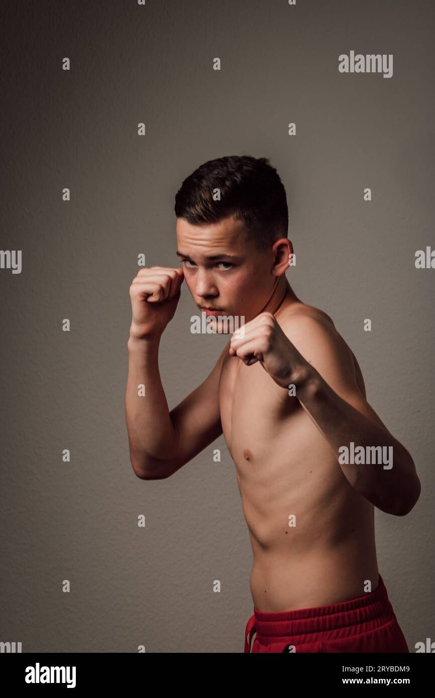 Teenage boxer athlete training hi-res stock photography and images - Alamy
