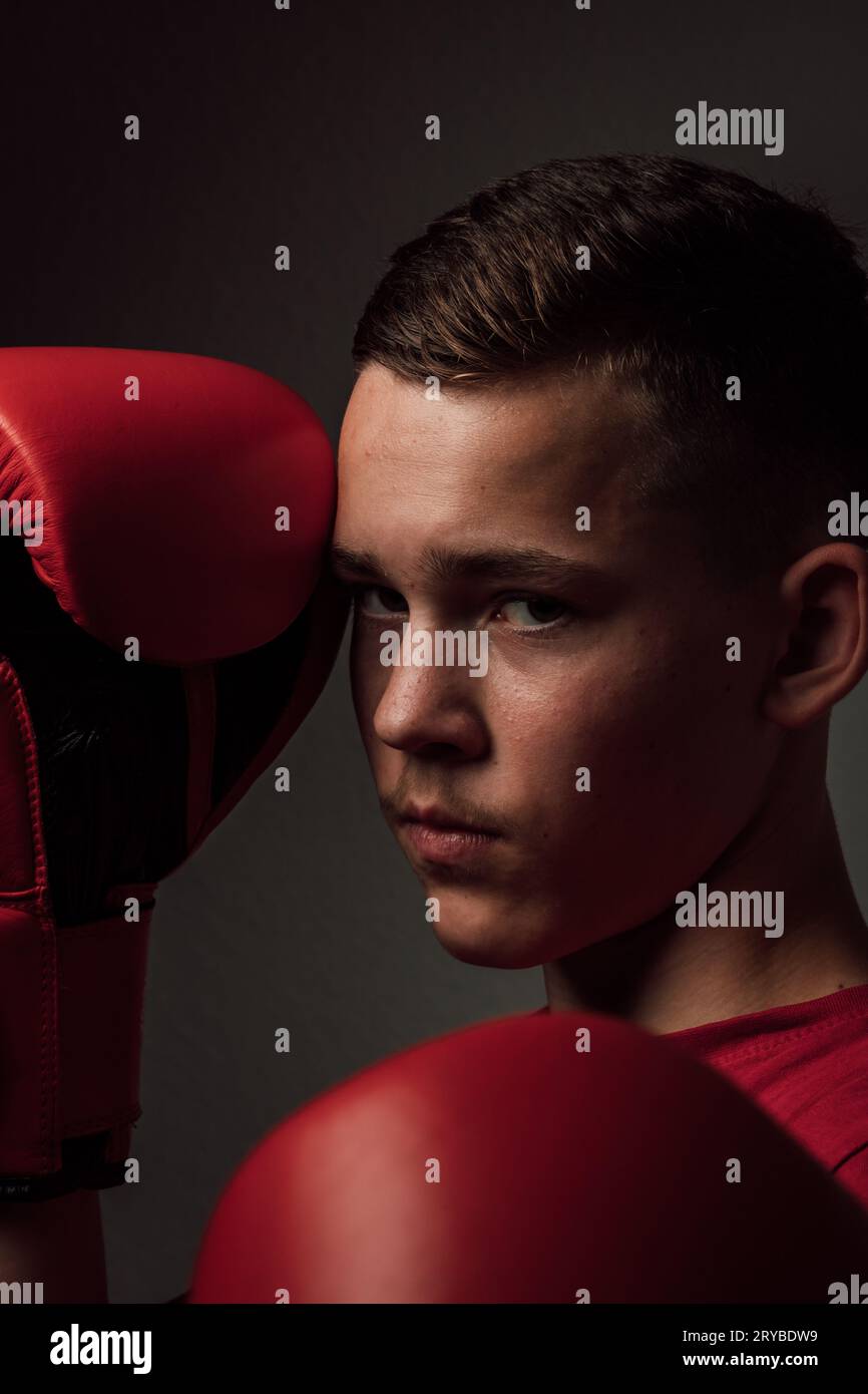 Teenage boxer athlete training hi-res stock photography and images - Alamy