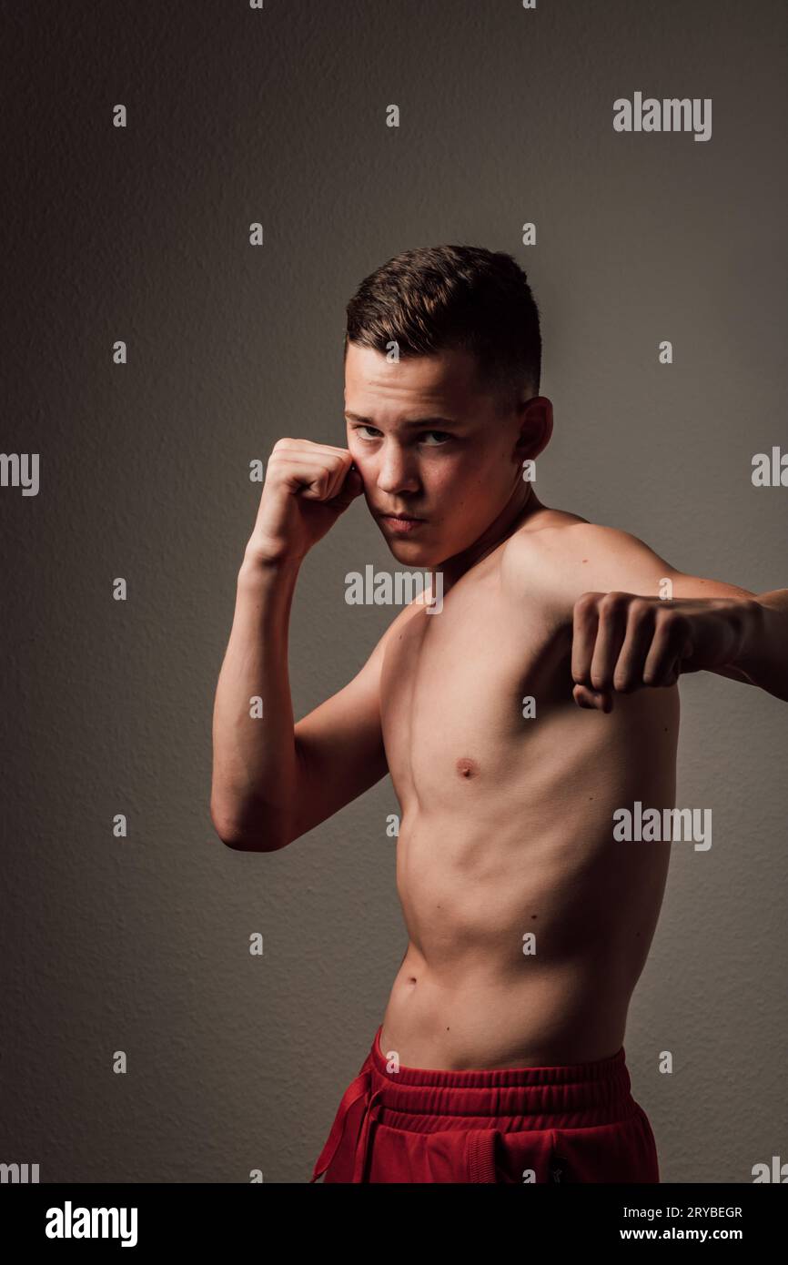 Teenage boxer athlete training hi-res stock photography and images - Alamy