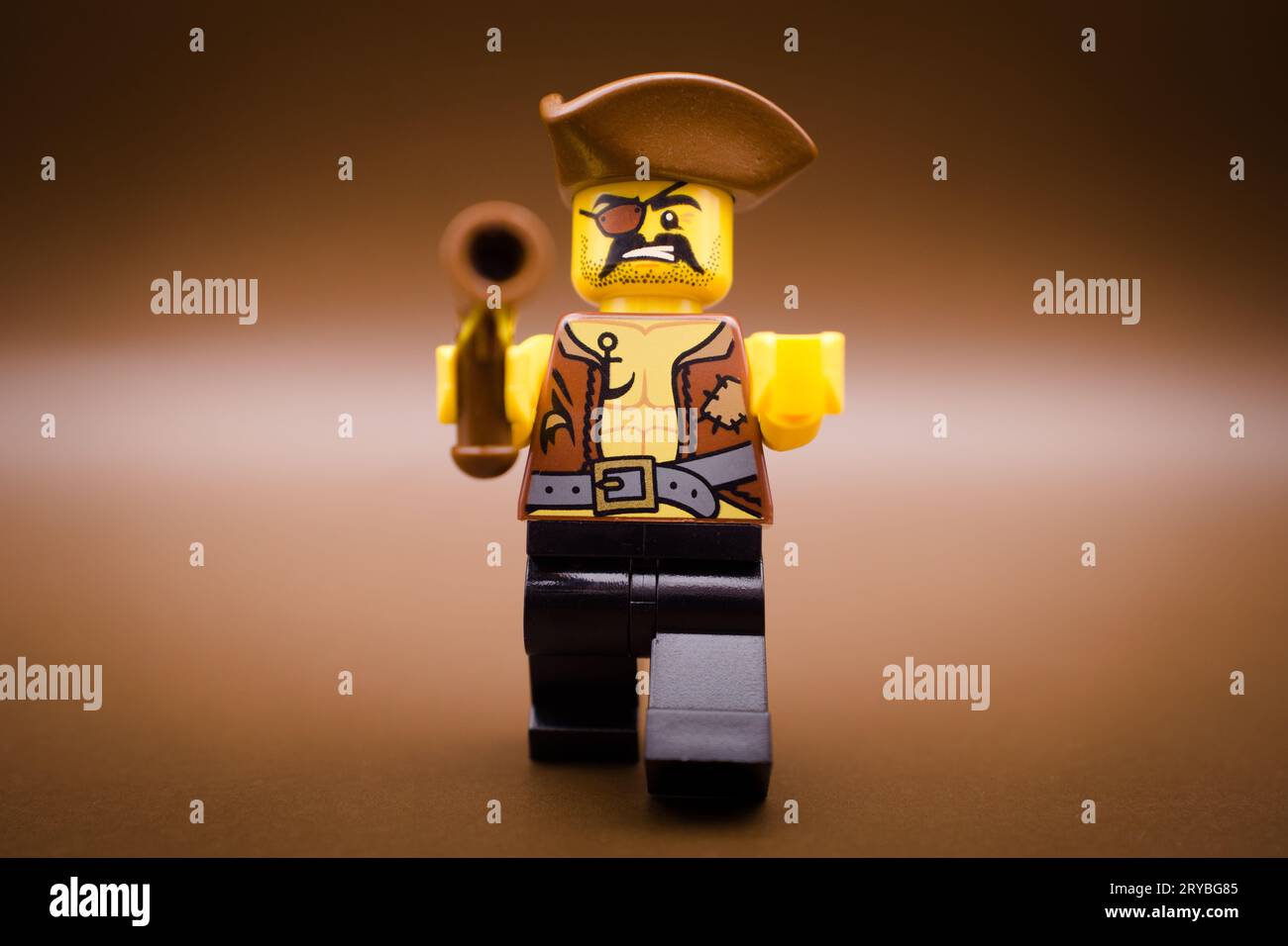 Agry pirate ready to fight Stock Photo - Alamy