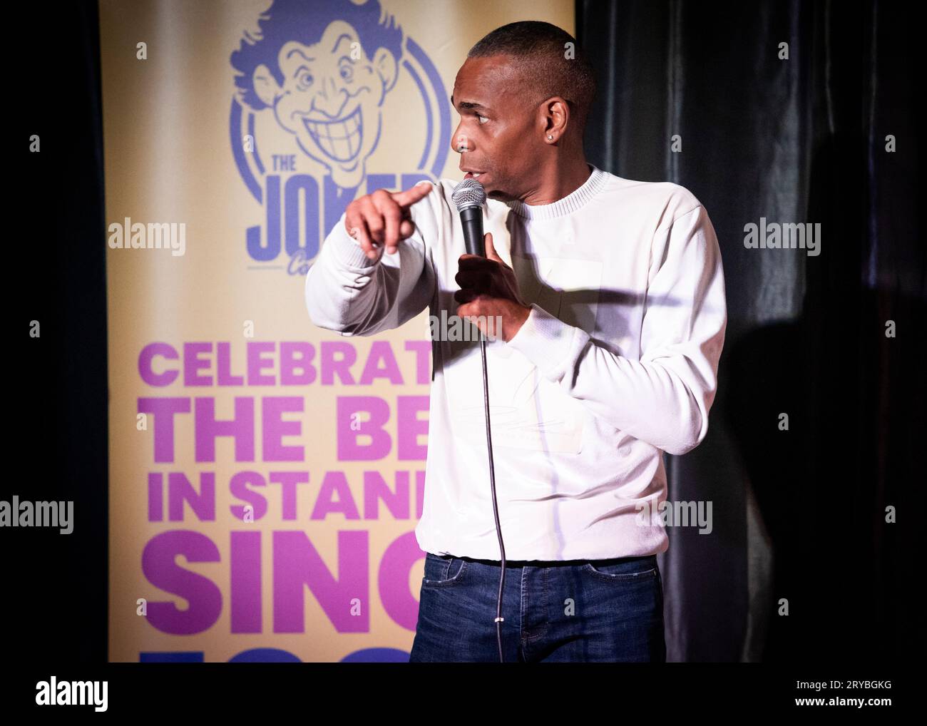 Kevin hart stand up hi-res stock photography and images - Alamy