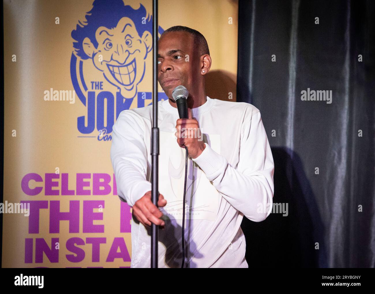 Kevin hart stand up hi-res stock photography and images - Alamy