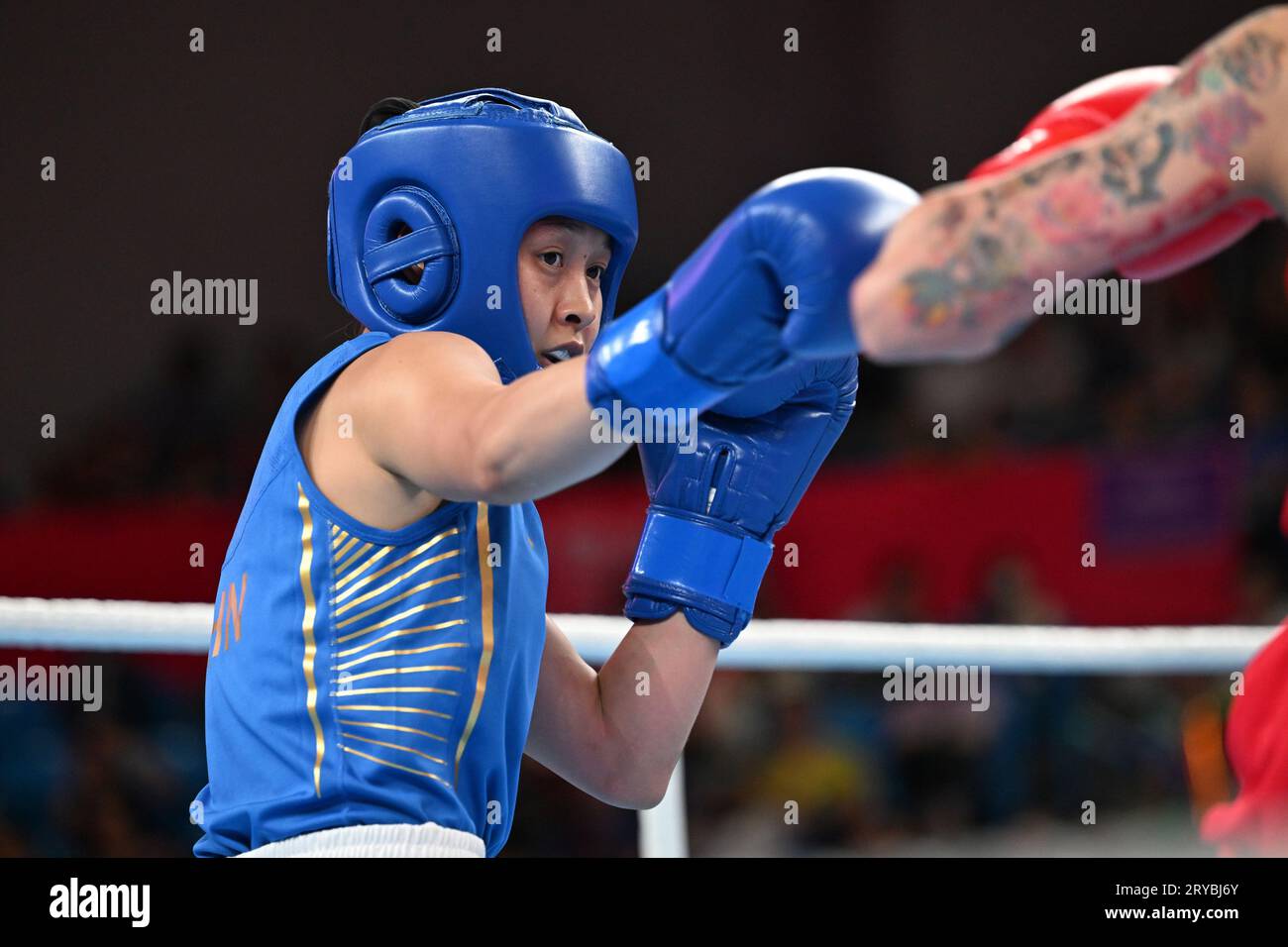Hangzhou, China's Zhejiang Province. 30th Sep, 2023. Chang Yuan(L) of ...