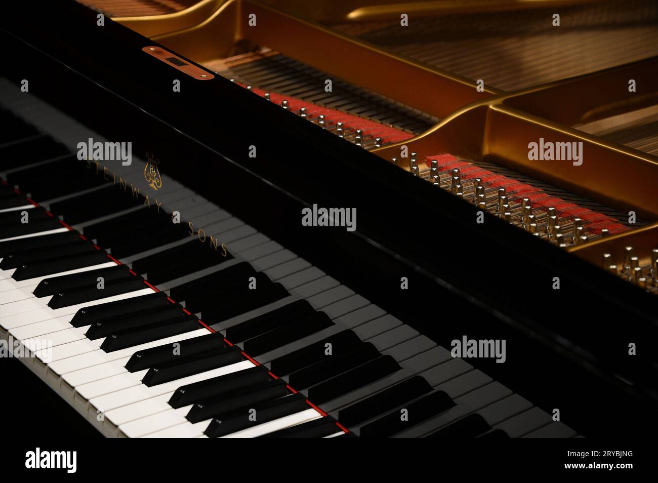 Steinway piano hammers hi-res stock photography and images - Alamy