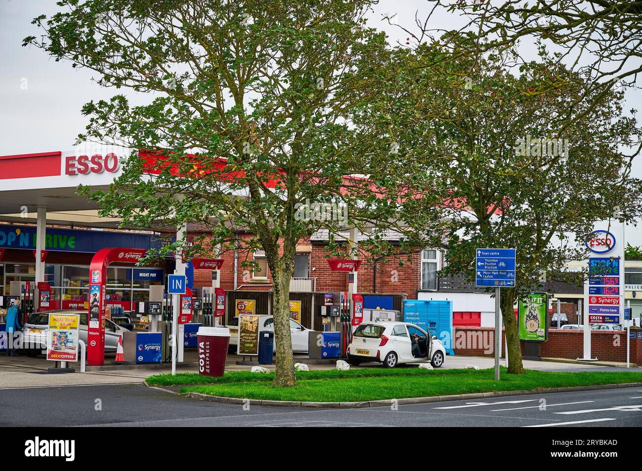 The main station forecourt hi-res stock photography and images - Alamy