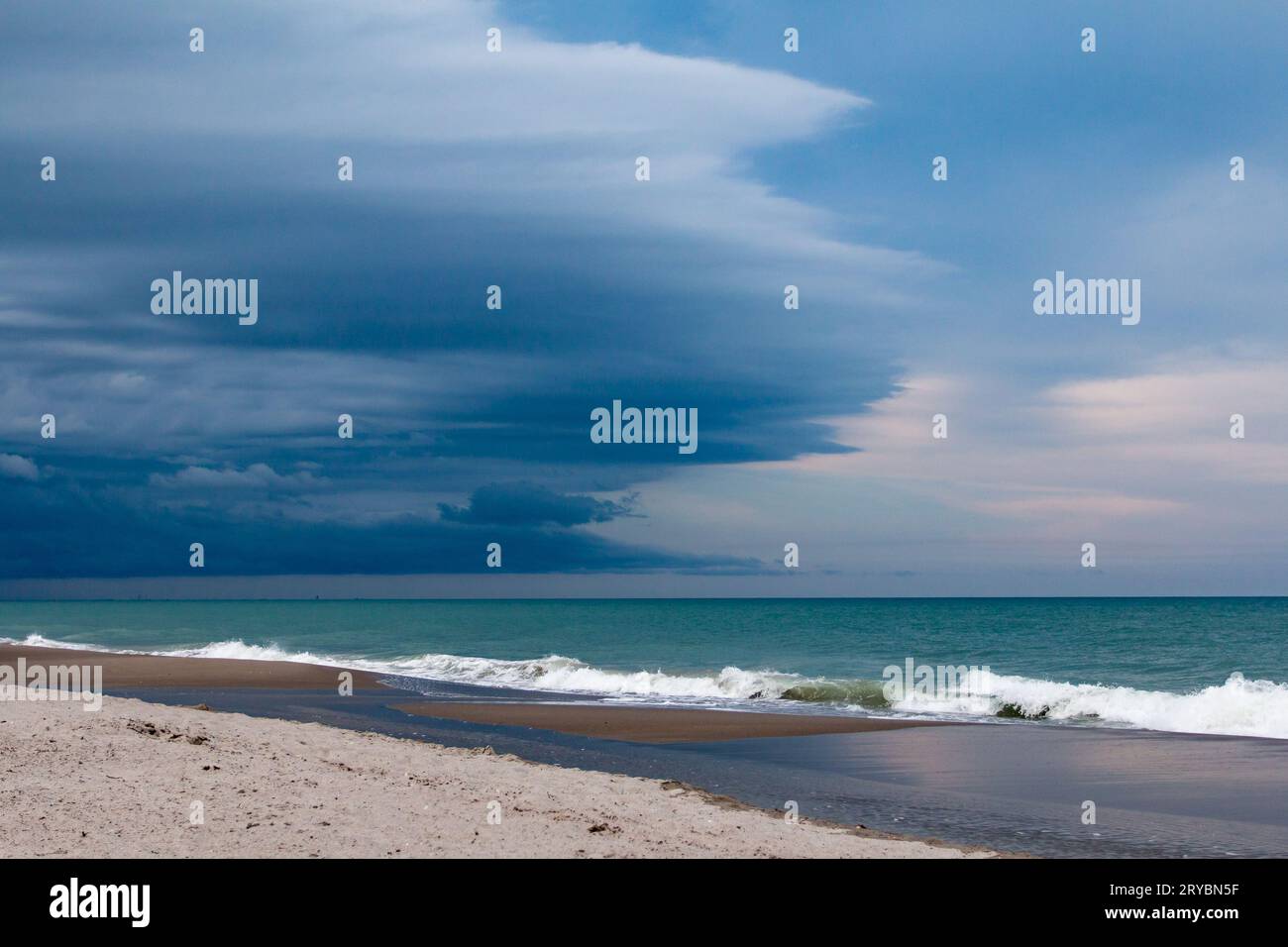 Oceanart hi-res stock photography and images - Alamy