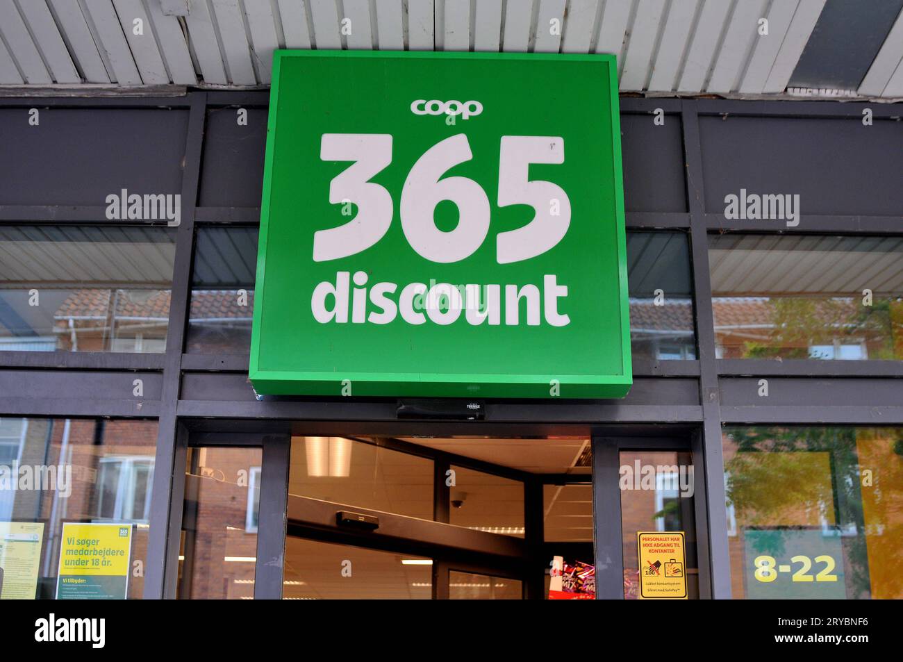 Essenskorb hi-res stock photography and images - Alamy