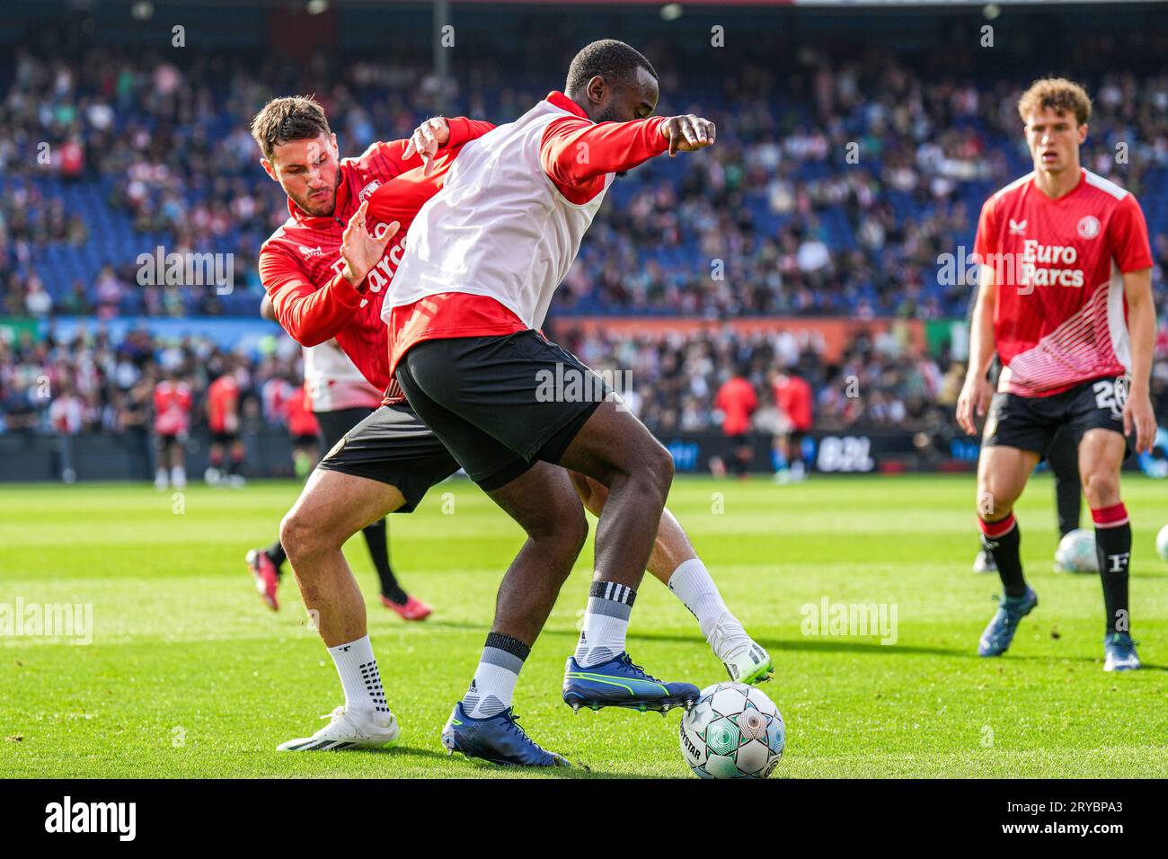 Rotterdam, The Netherlands. 30th Sep, 2023. Rotterdam - Santiago Gimenez of Feyenoord, Lutsharel ...