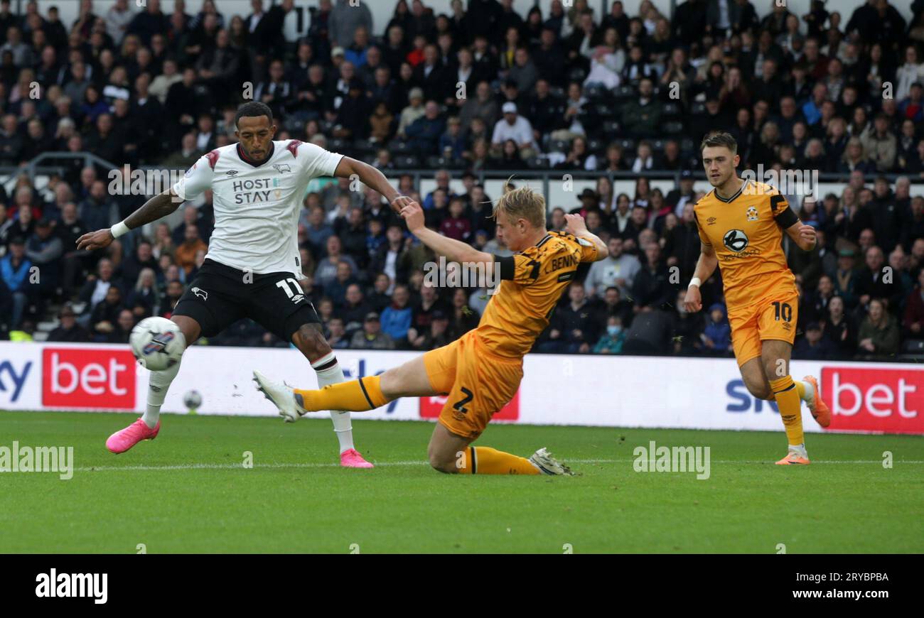 Derby County's Nathaniel Mendez-Laing and Cambridge United’s Liam ...