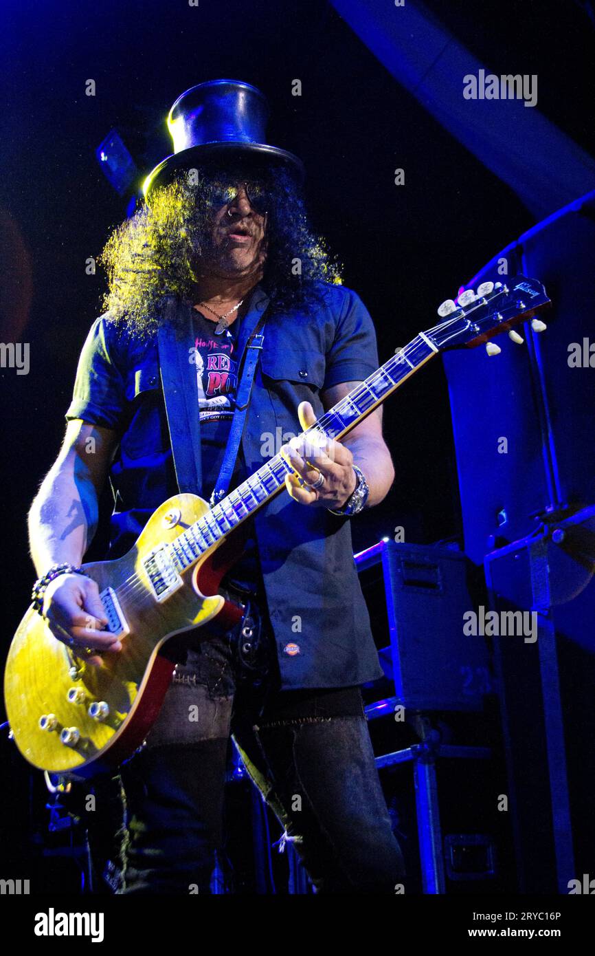 Saul hudson slash hi-res stock photography and images - Alamy