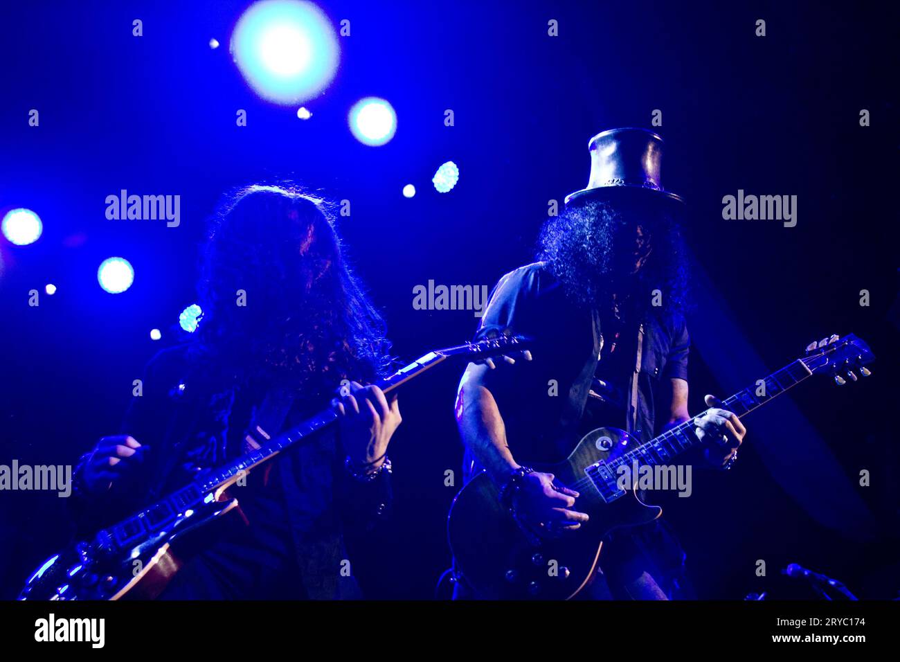 Slash saul hudson hi-res stock photography and images - Alamy