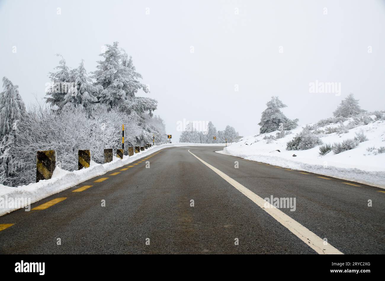Road overtake hi-res stock photography and images - Alamy