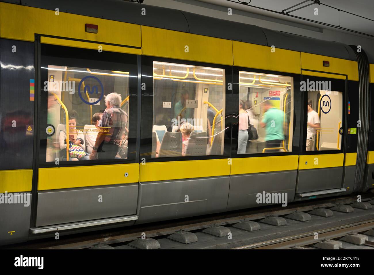 Metro carriage hi-res stock photography and images - Alamy
