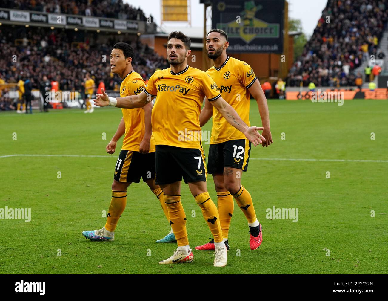 Wolverhampton Wanderers' Hwang Hee-Chan (left) celebrates with Pedro ...