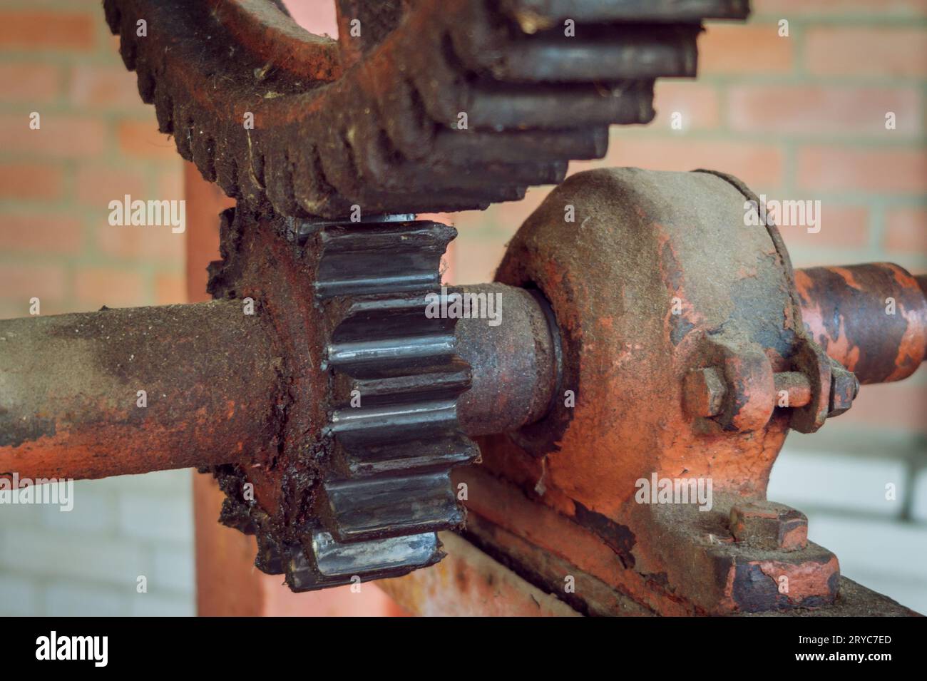 Rusty old metal mechanism metal scrap hi-res stock photography and ...