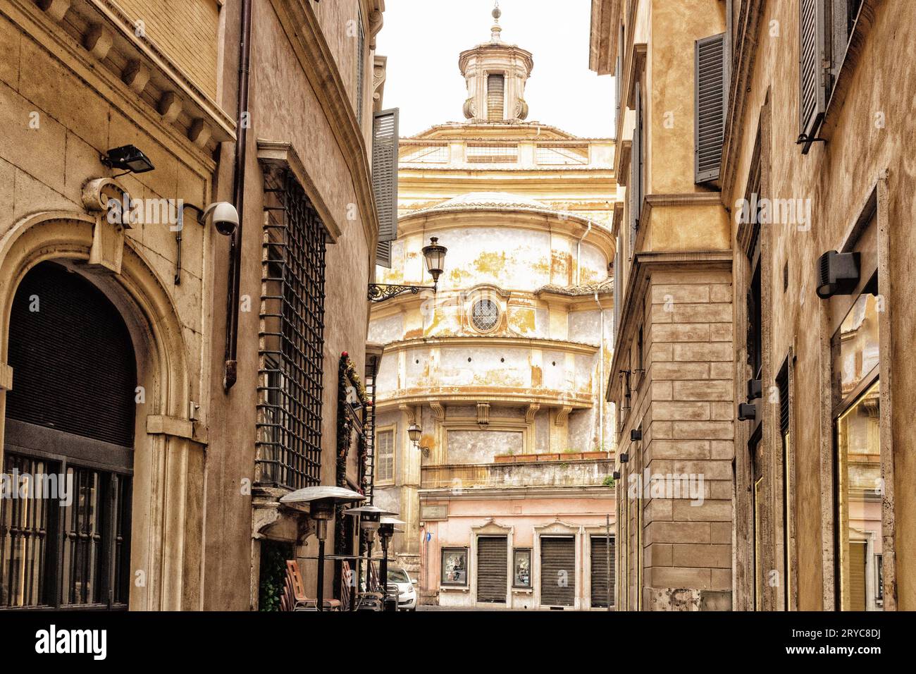 Alleys of Rome: historical buildings and church Stock Photo - Alamy