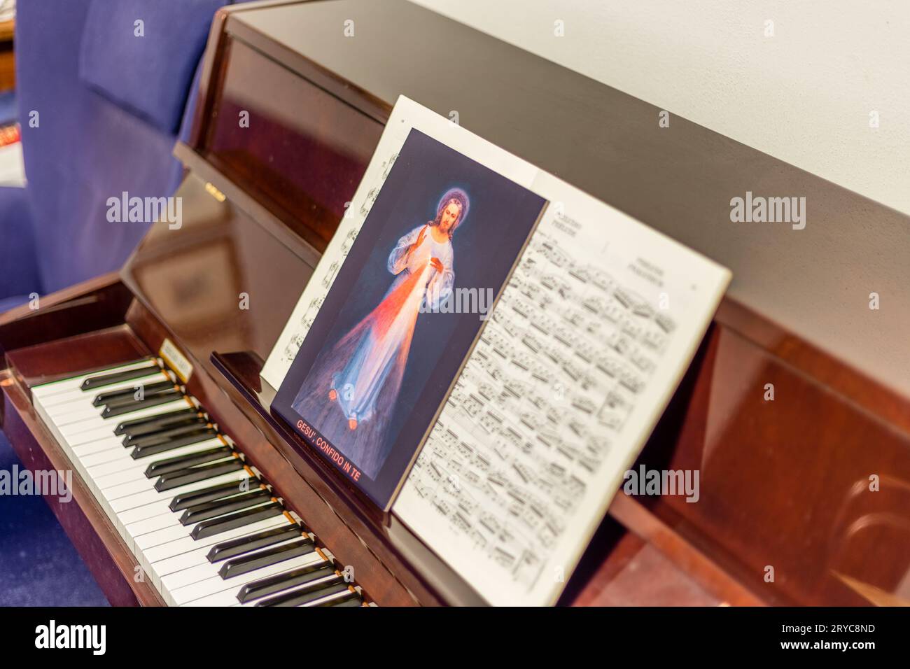 Merciful Jesus icon on scores Stock Photo - Alamy
