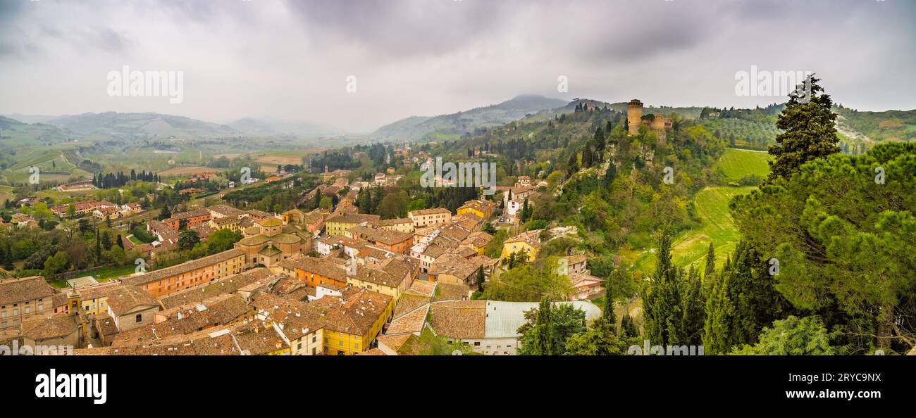 Medieval roofs hi-res stock photography and images - Alamy