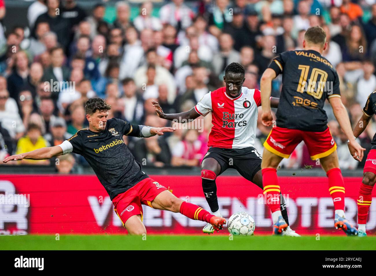 Rotterdam, The Netherlands. 30th Sep, 2023. Rotterdam - Bas Kuipers of Go Ahead Eagles, Yankuba ...
