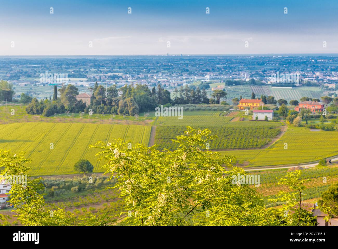 Sea and countryside hi-res stock photography and images - Alamy