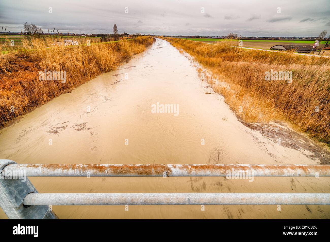 Muddy waters hi-res stock photography and images - Alamy
