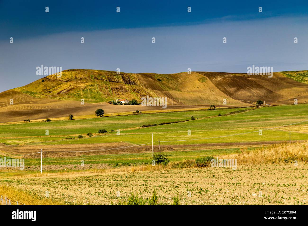 Isolated house countryside hi-res stock photography and images - Alamy
