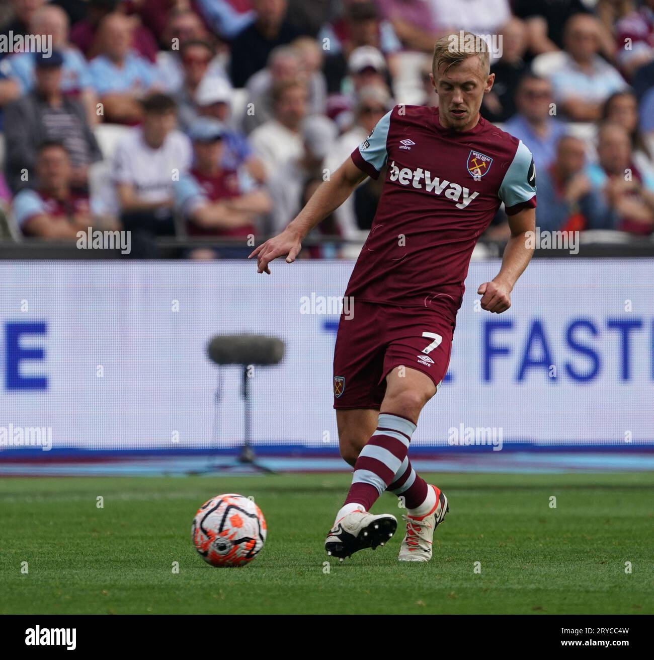 James ward prowse west ham hi-res stock photography and images - Alamy