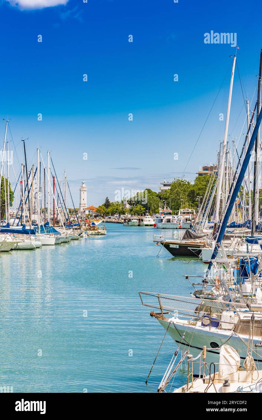 Mooring with boats hi-res stock photography and images - Alamy