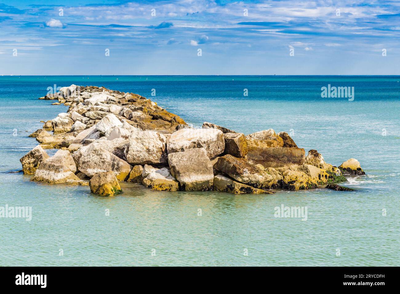 Breakwater rocks hi-res stock photography and images - Alamy