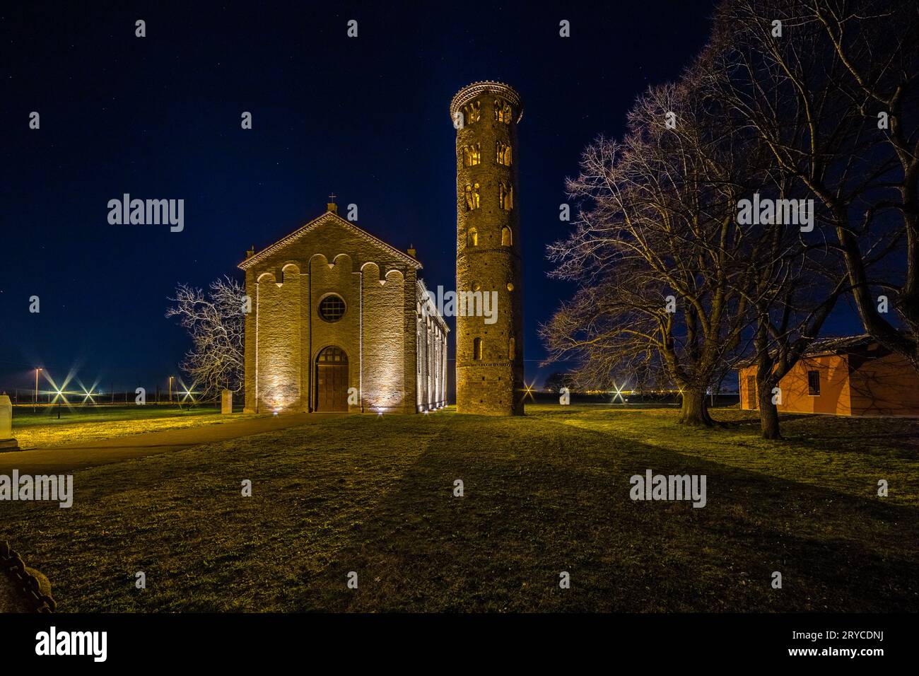 Night view brick walls hi-res stock photography and images - Alamy