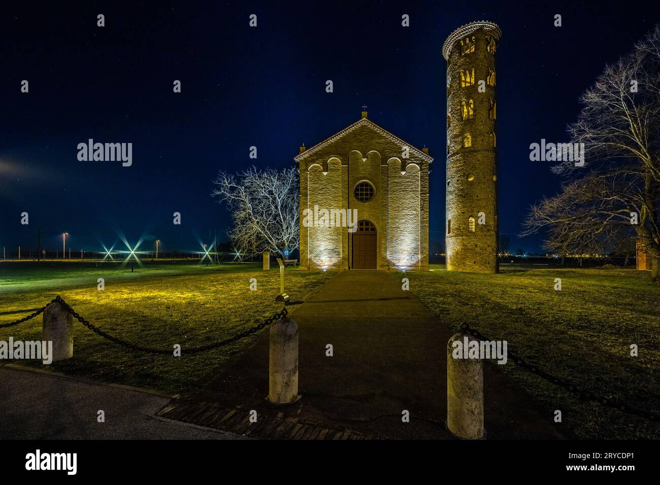 Night view of ancient parish church Stock Photo - Alamy