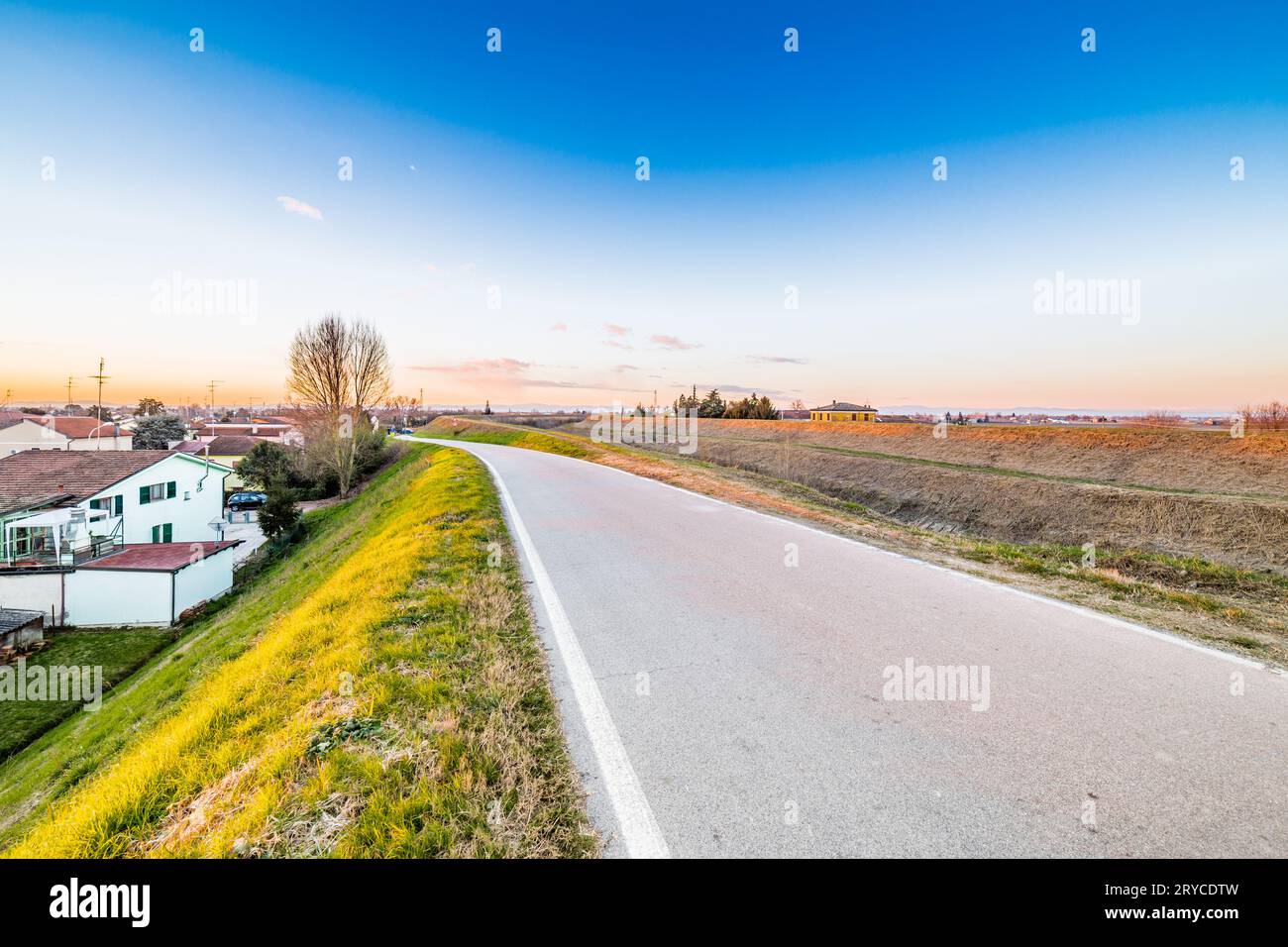 Small countryside hi-res stock photography and images - Alamy