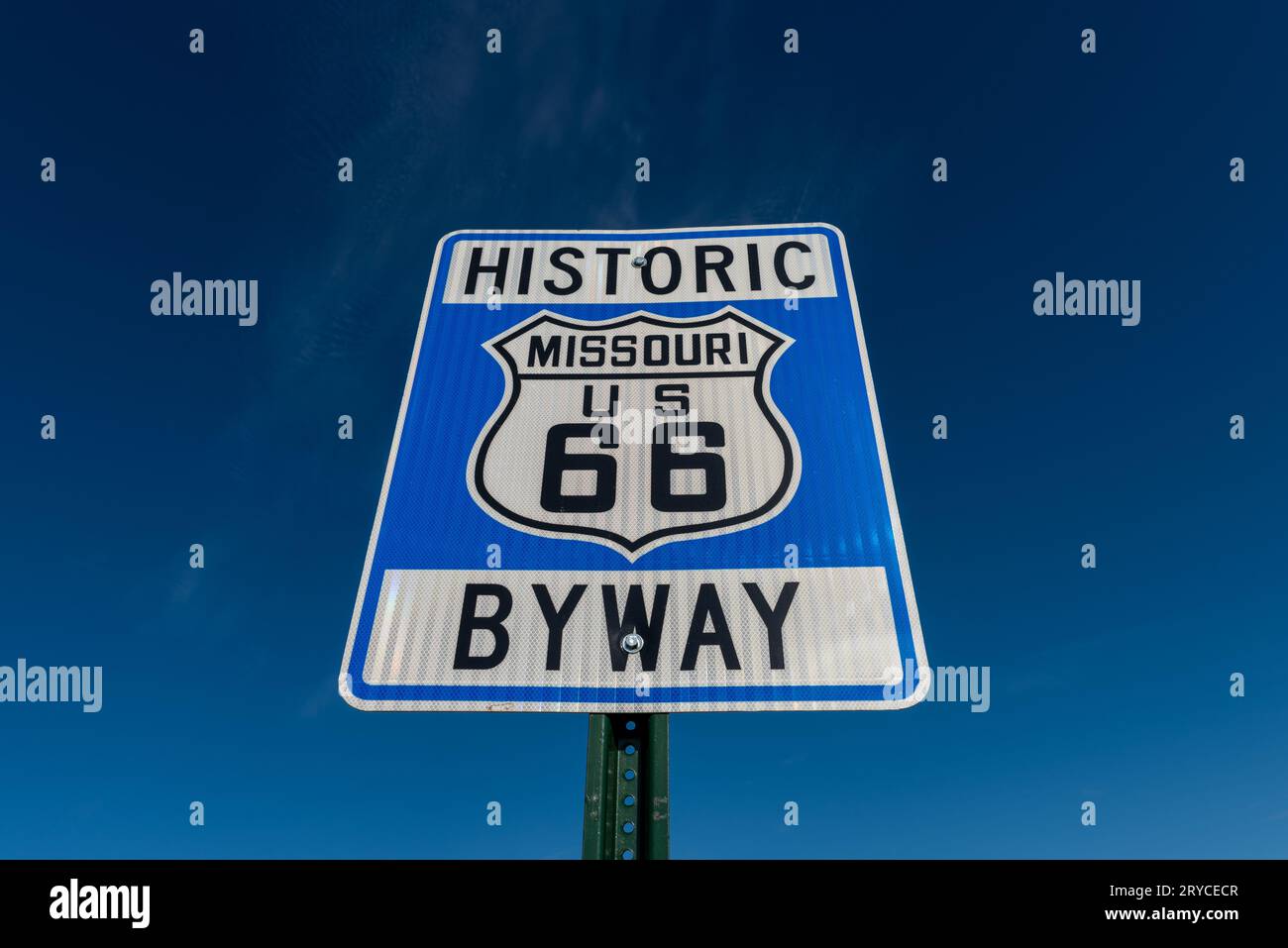 A Historic Route 66 Road Sign Stock Photo - Alamy