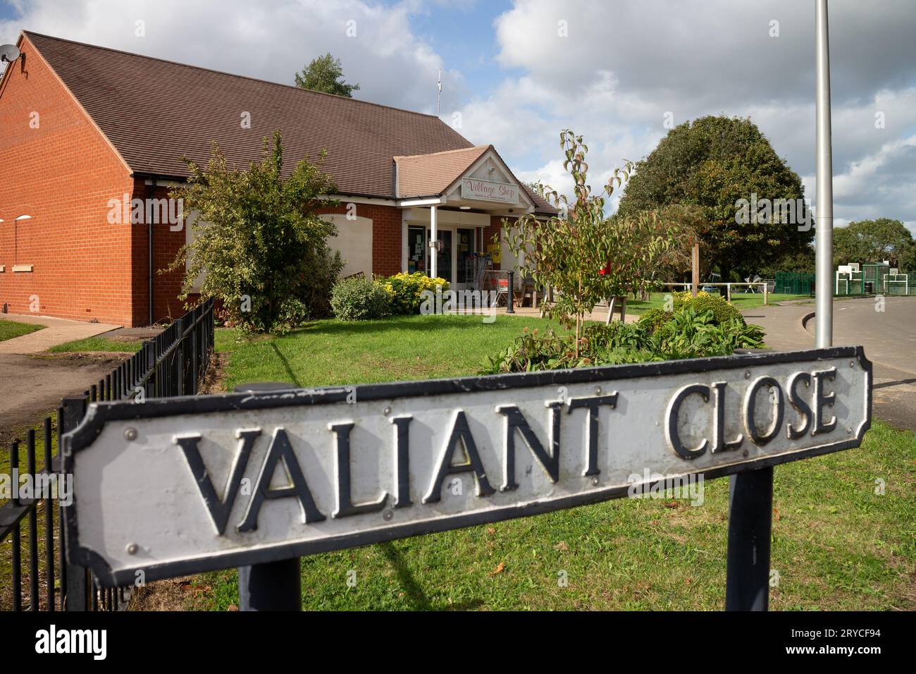 Valiant Close sign and village shop, Lighthorne Heath, Warwickshire ...