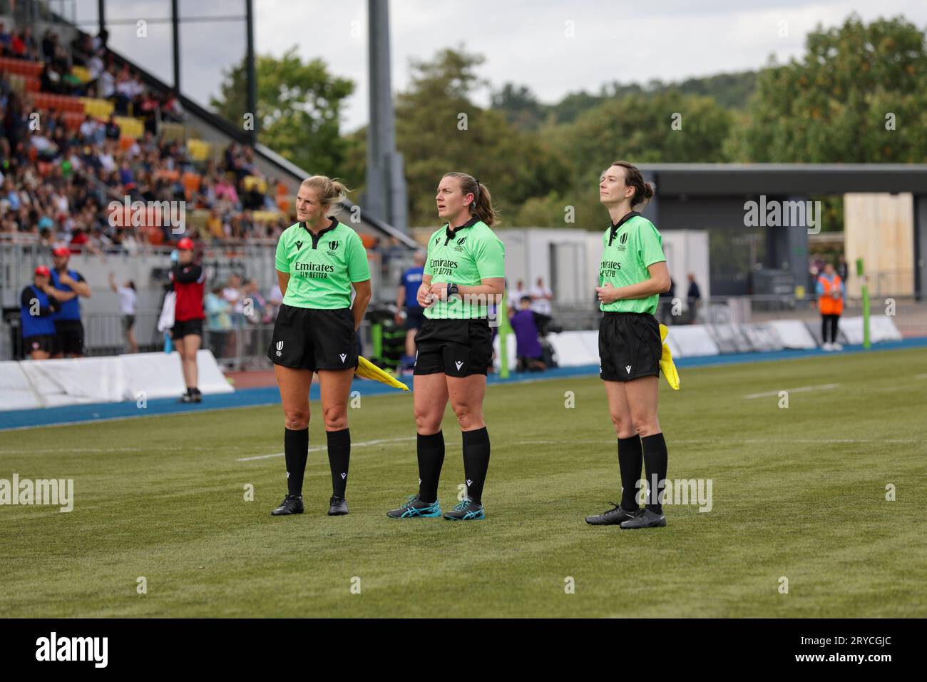 Rugby referee at womens match hi-res stock photography and images - Alamy