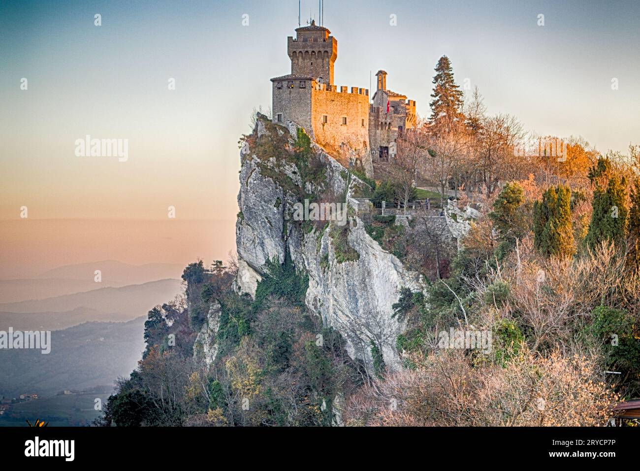 Fifteenth century architecture hi-res stock photography and images - Alamy