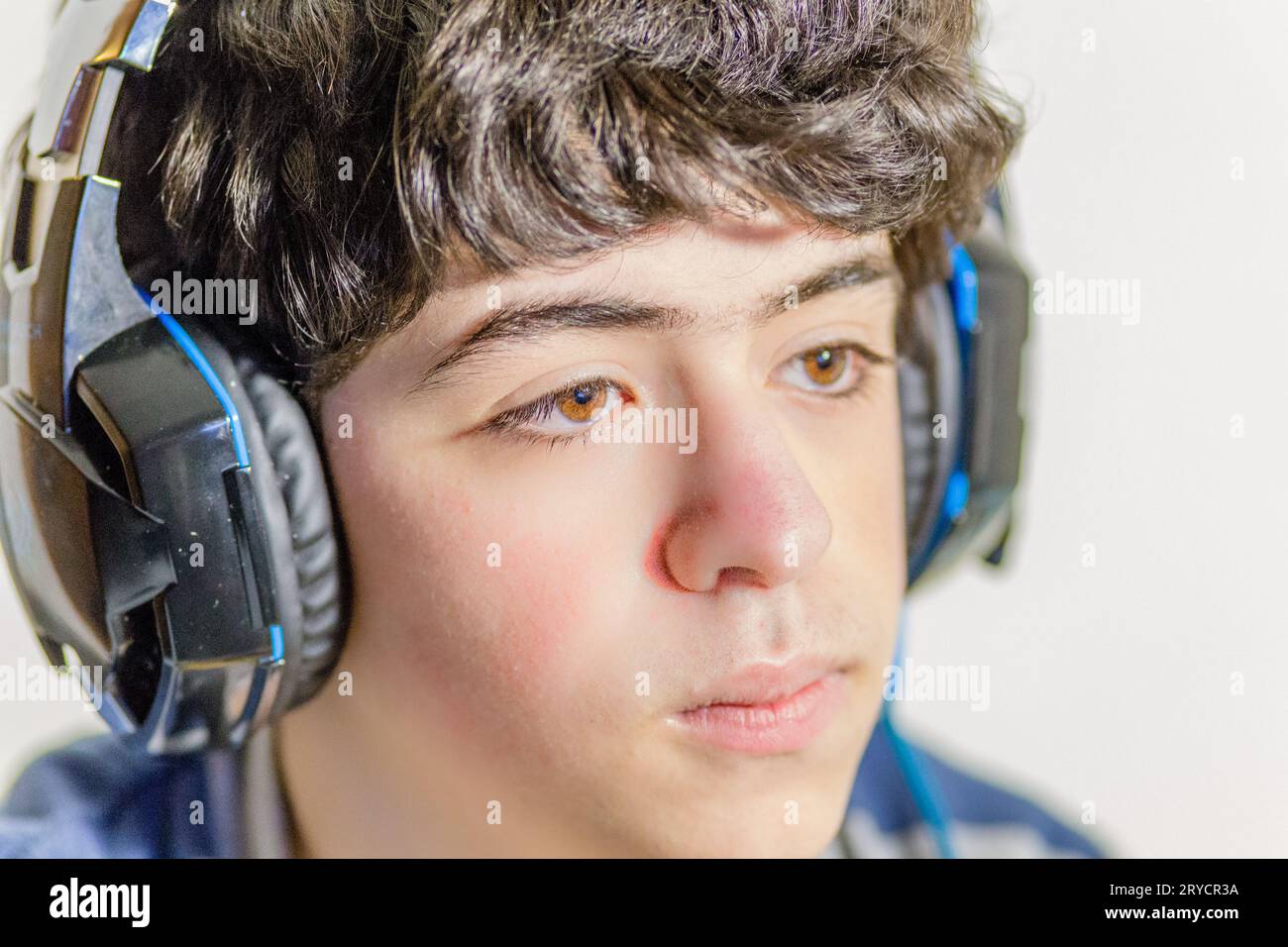 Boy wearing headphones hi-res stock photography and images - Alamy