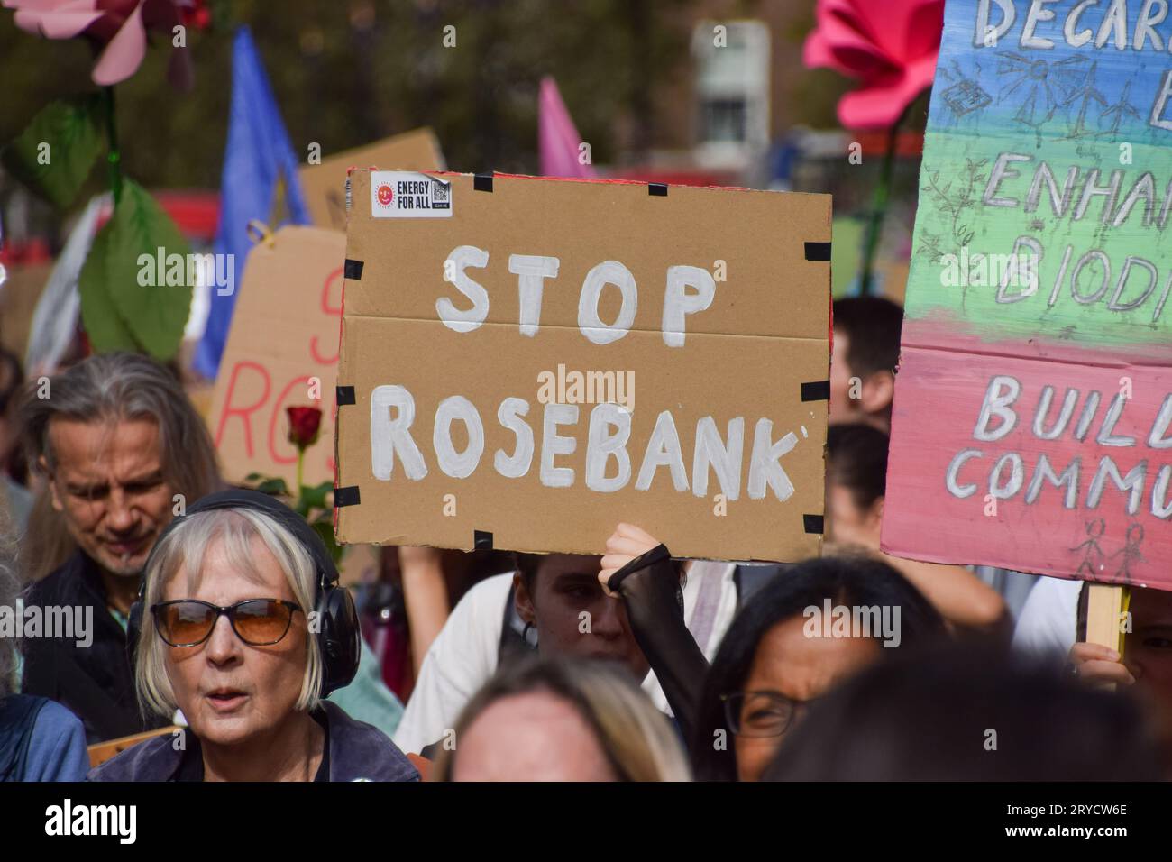 Fossil fuels net zero hi-res stock photography and images - Alamy