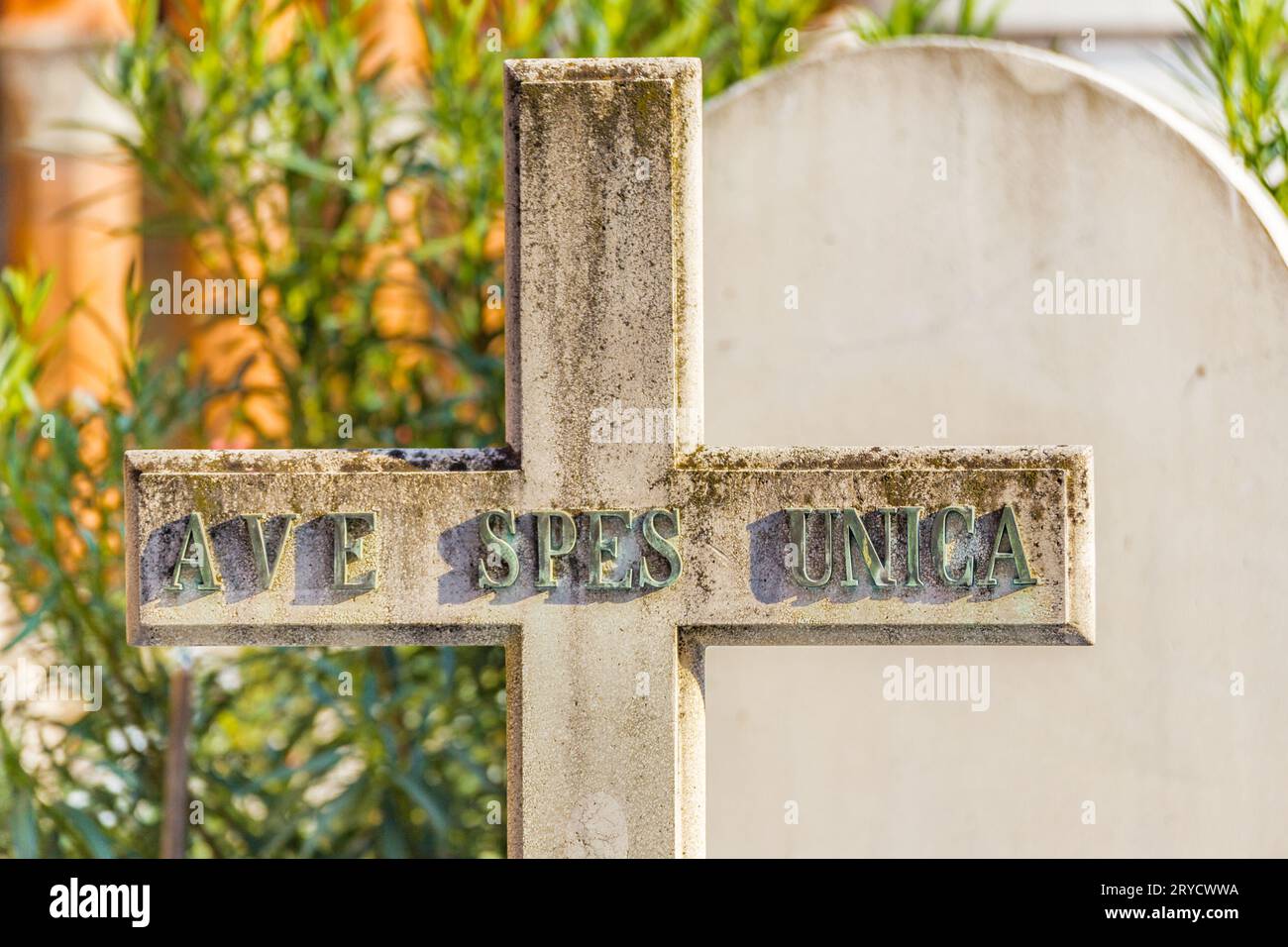 Christian faith religion hope cross hi-res stock photography and images ...