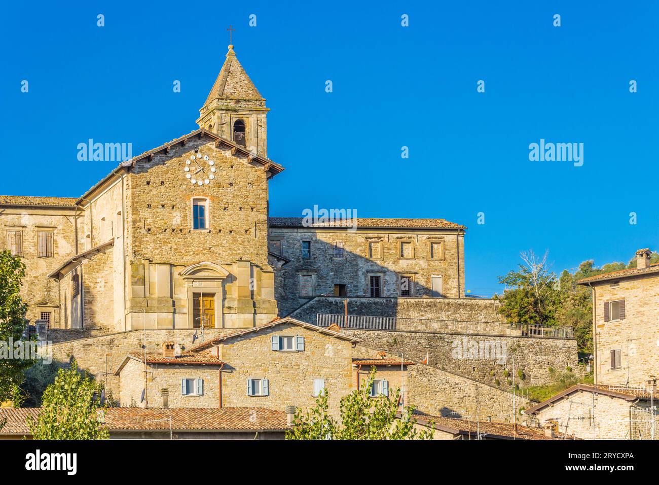 Medieval village in europe stone hi-res stock photography and images ...