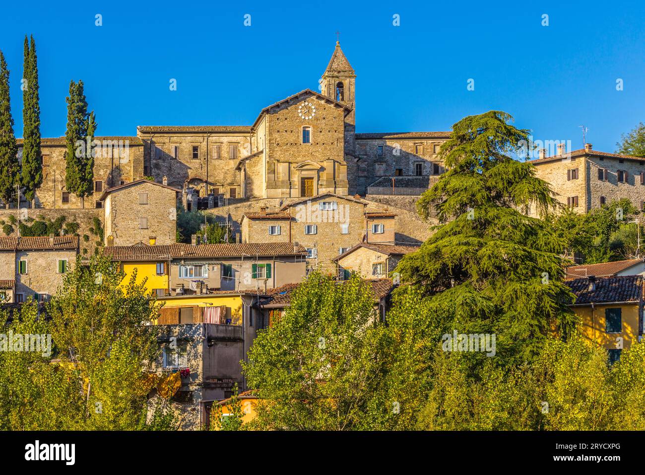Medieval village in italy hi-res stock photography and images - Alamy