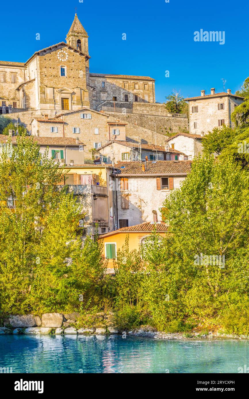 Village under castle hi-res stock photography and images - Alamy