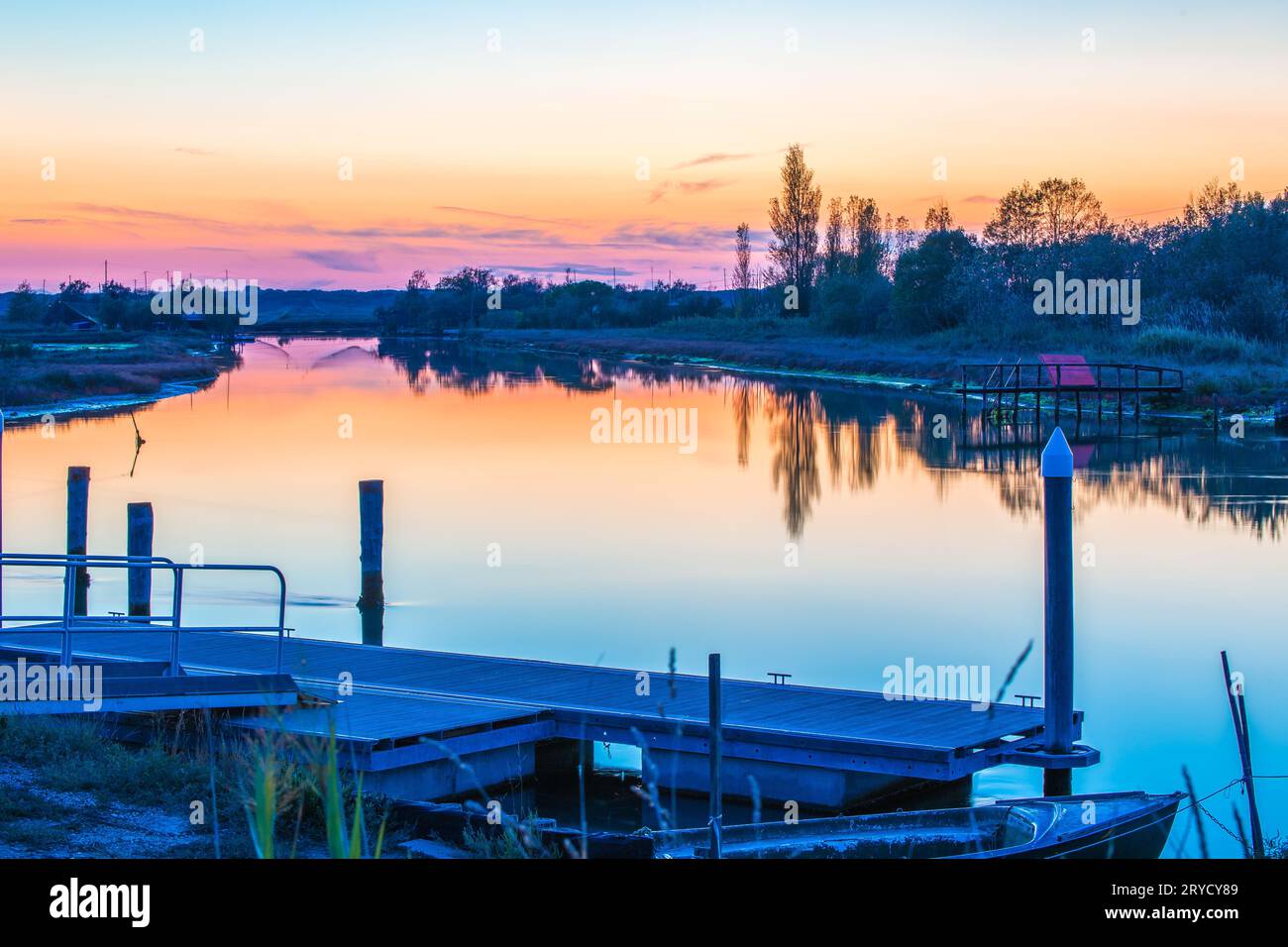 Blue hour house hi-res stock photography and images - Alamy