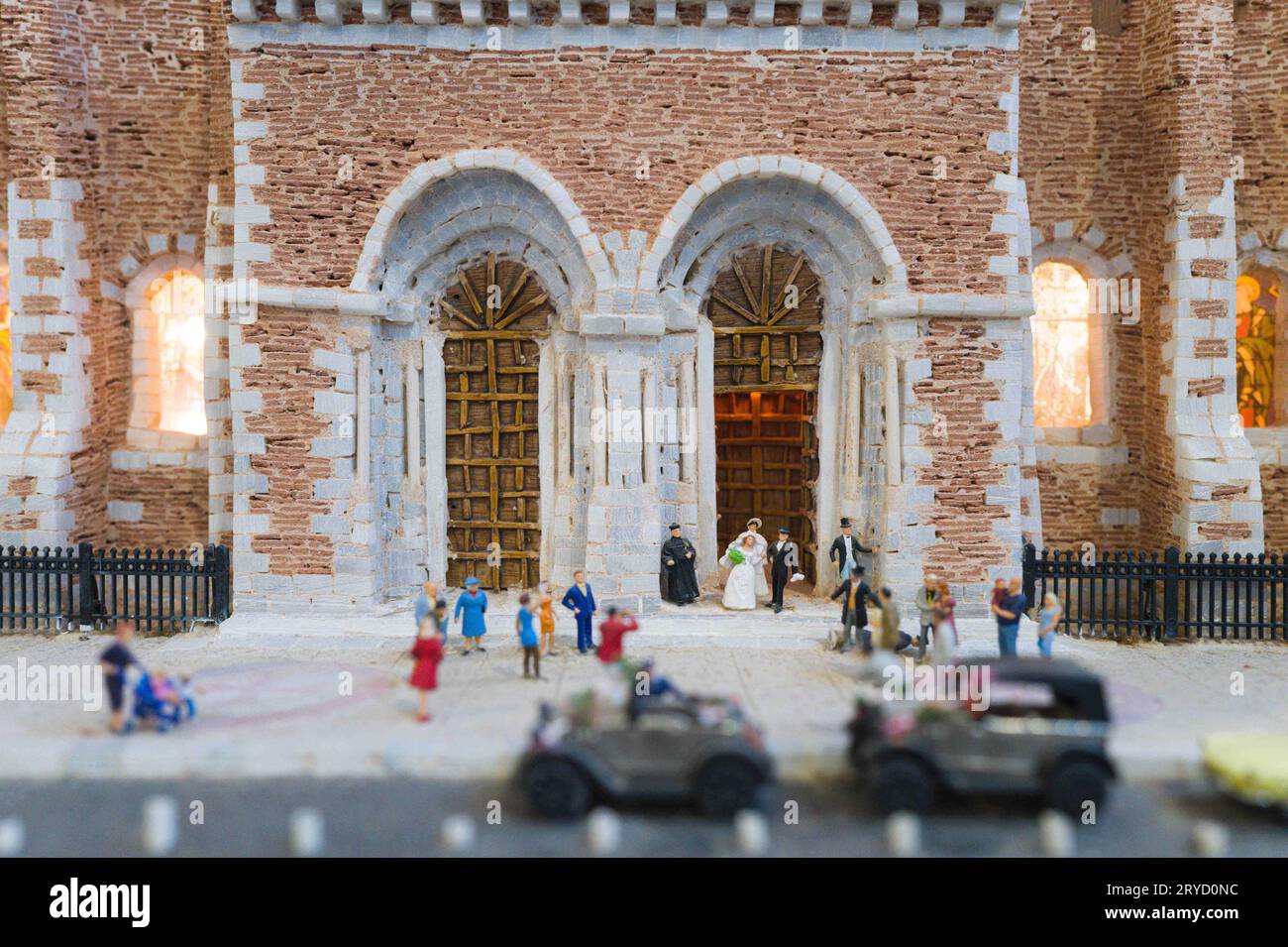 Toulouse, France. 30th Sep, 2023. The bride and groom leave the ...