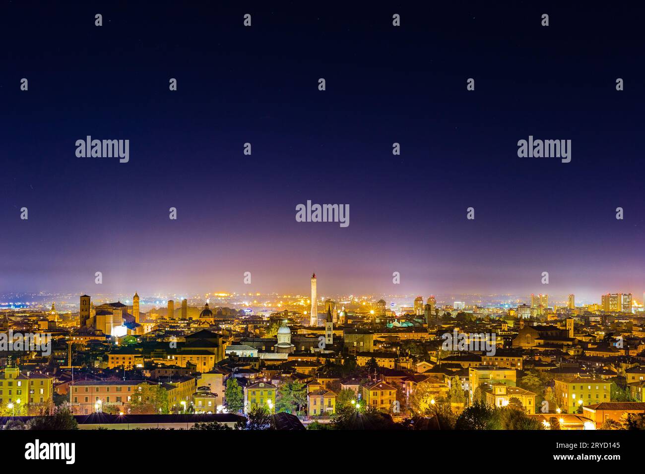 Bologna at night hi-res stock photography and images - Alamy