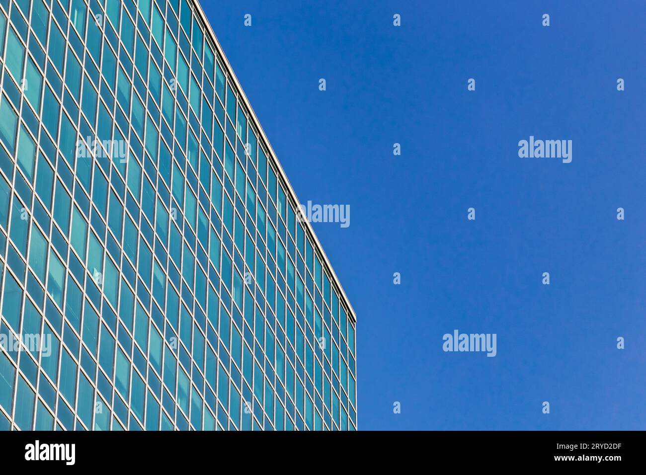Skyscraper windows hi-res stock photography and images - Alamy