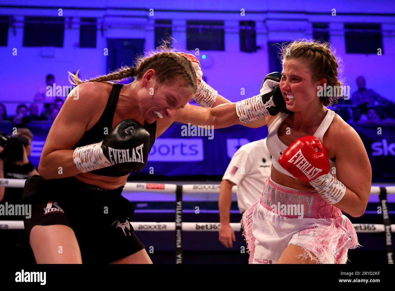 Francesca Hennessy (right) and Sonia Klas in action during the ...